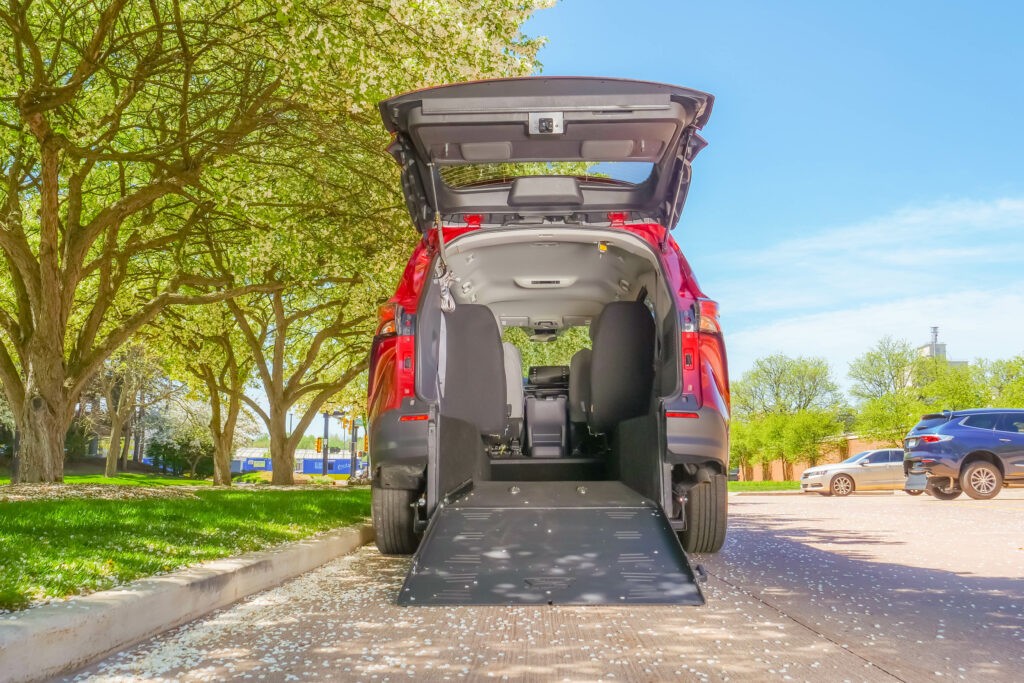 Freedom Motors USA | Wheelchair Accessible Vehicles
