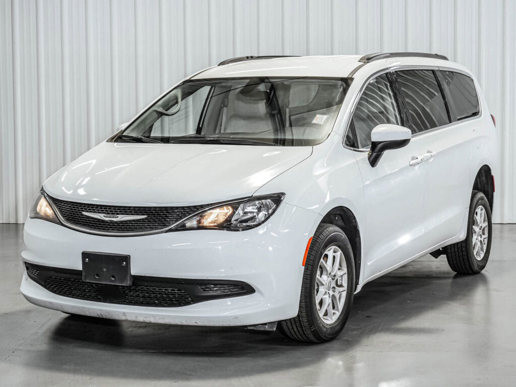 2022 Chrysler Voyager LX - Freedom Motors USA